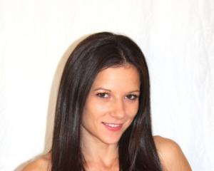 Mandy Flores Bio, Net Worth, Age, Career and Family